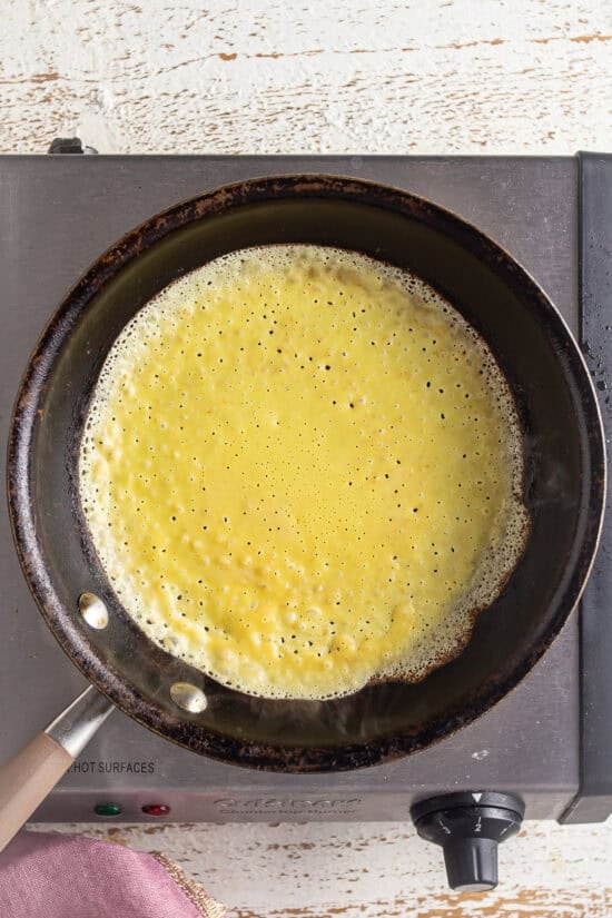 How to Make Crepes: Easy tutorial for lacy-thin crepes in minutes ...